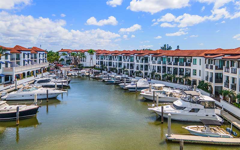 Naples Bay Resort & Marina | 4-Star Harbor View Accommodation